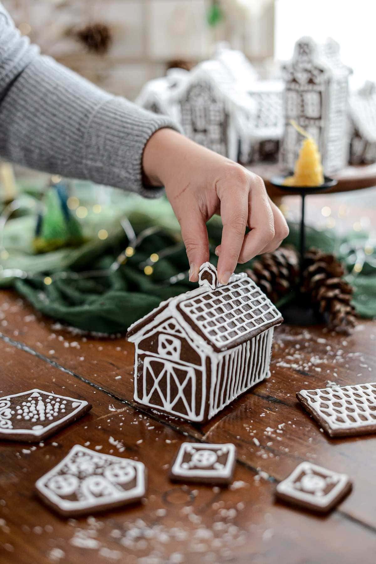 Mini Gingerbread Houses - Festive Holiday Decor - Fare Isle