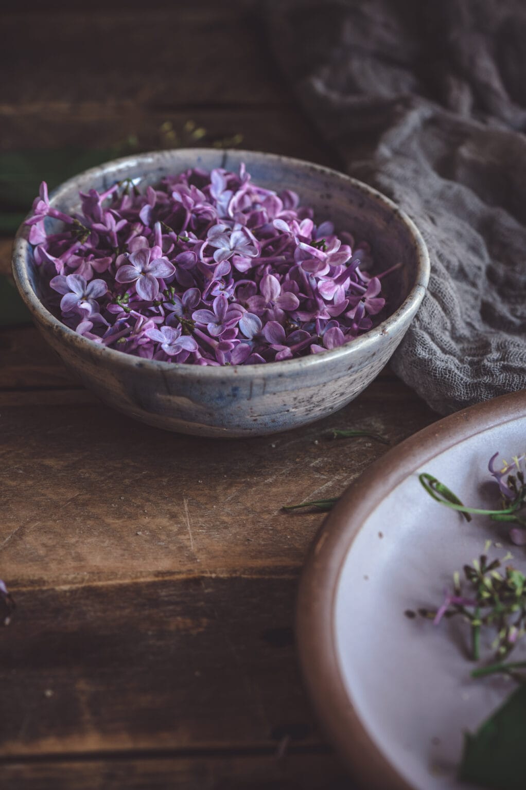 Easy Homemade Lilac Simple Syrup Recipe for Drinks | Fare Isle