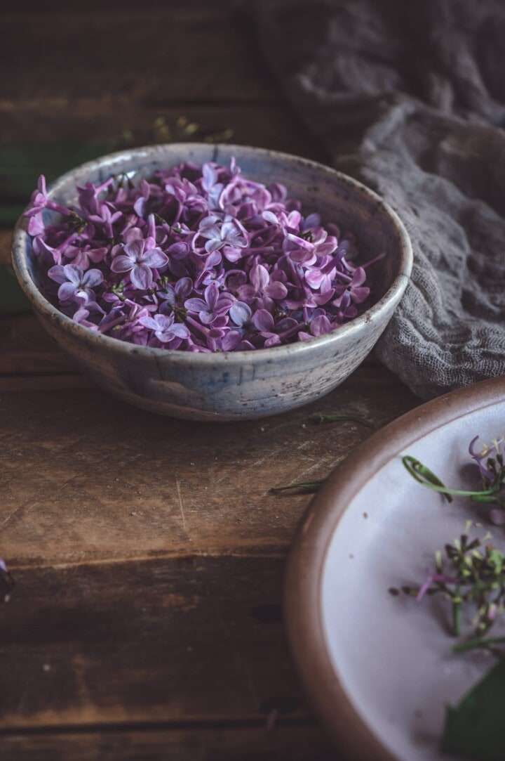 Easy Homemade Lilac Simple Syrup Recipe for Drinks | Fare Isle